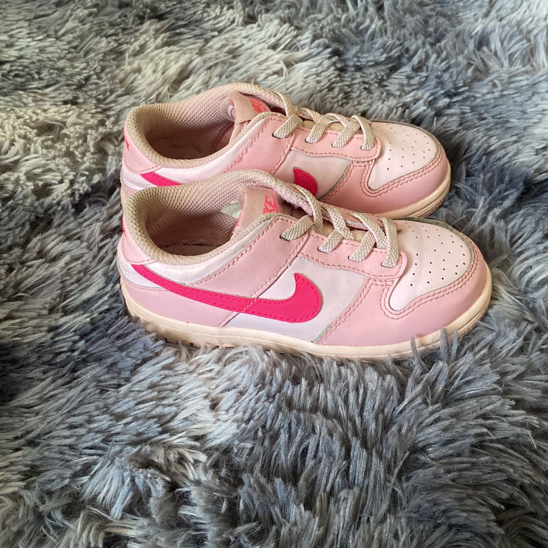 Triple Pink Dunks for Sale in Glmn Hot Spgs, CA - OfferUp