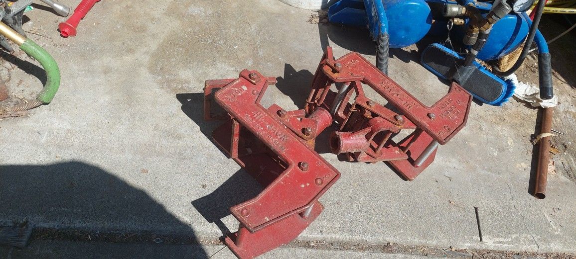 Hi-Jack Portable Wall Jacks (2) Heavy Duty 1/2 Ton (Each) for Sale in ...