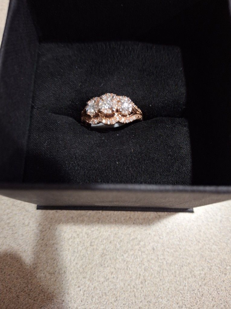 Rose gold 3 diamond wedding ring for Sale in Woodland, WA - OfferUp