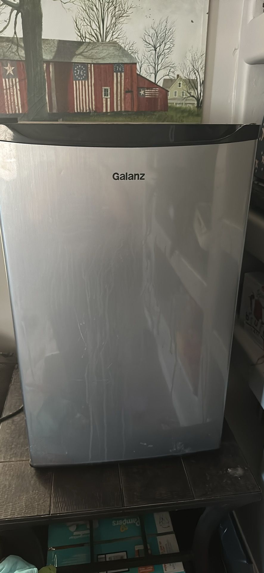 Galanz 4.3 Cu in Small/ Mini Fridge With a small freezer for Sale in ...