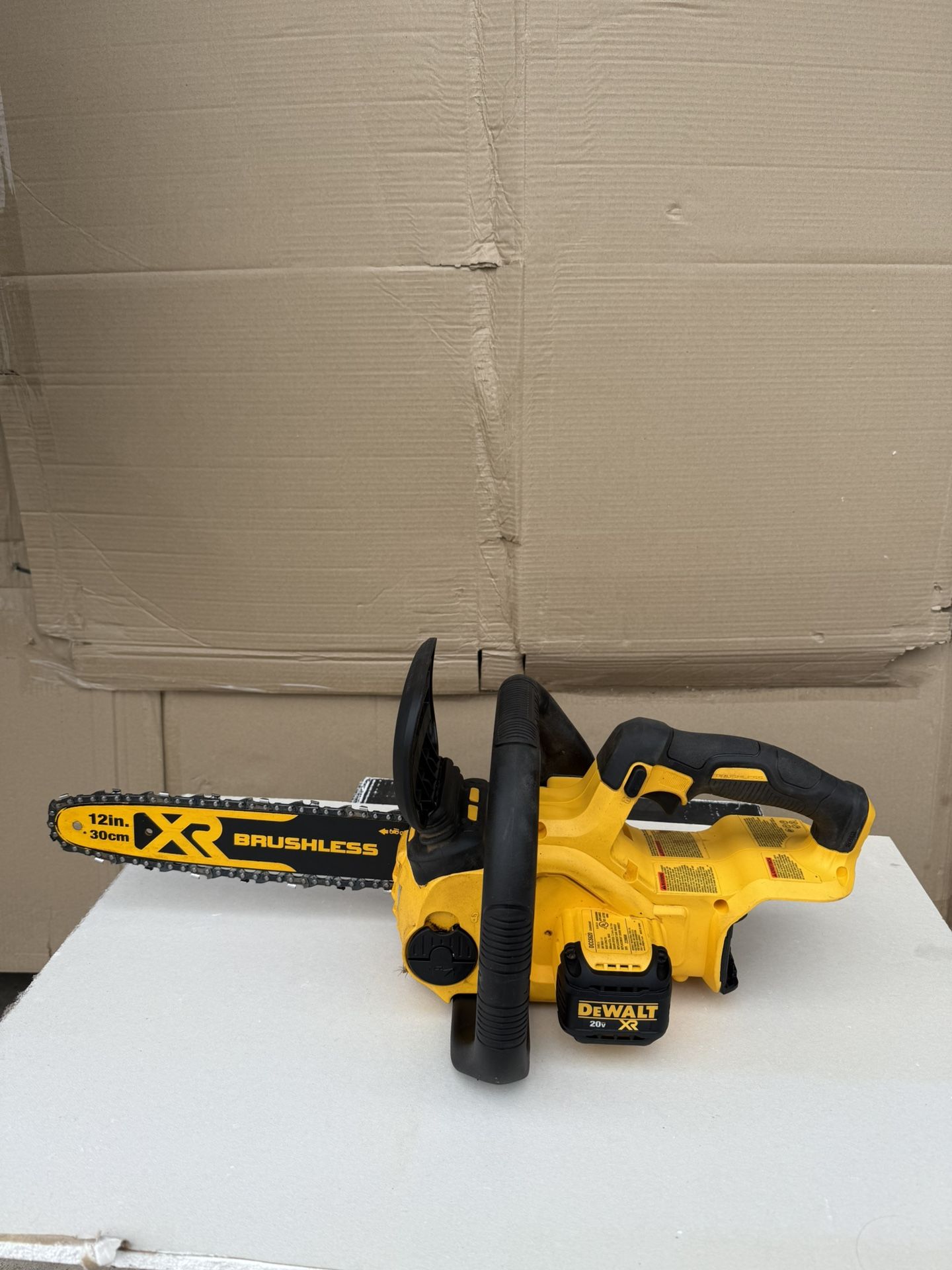 DEWALT 20V MAX 12 in. Cordless Battery Powered Chainsaw (Tool Only) for ...