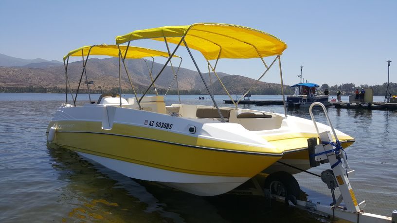 Bayliner Rendezvous/Pontoon 26ft 150hp Johnson outboard for Sale in San ...
