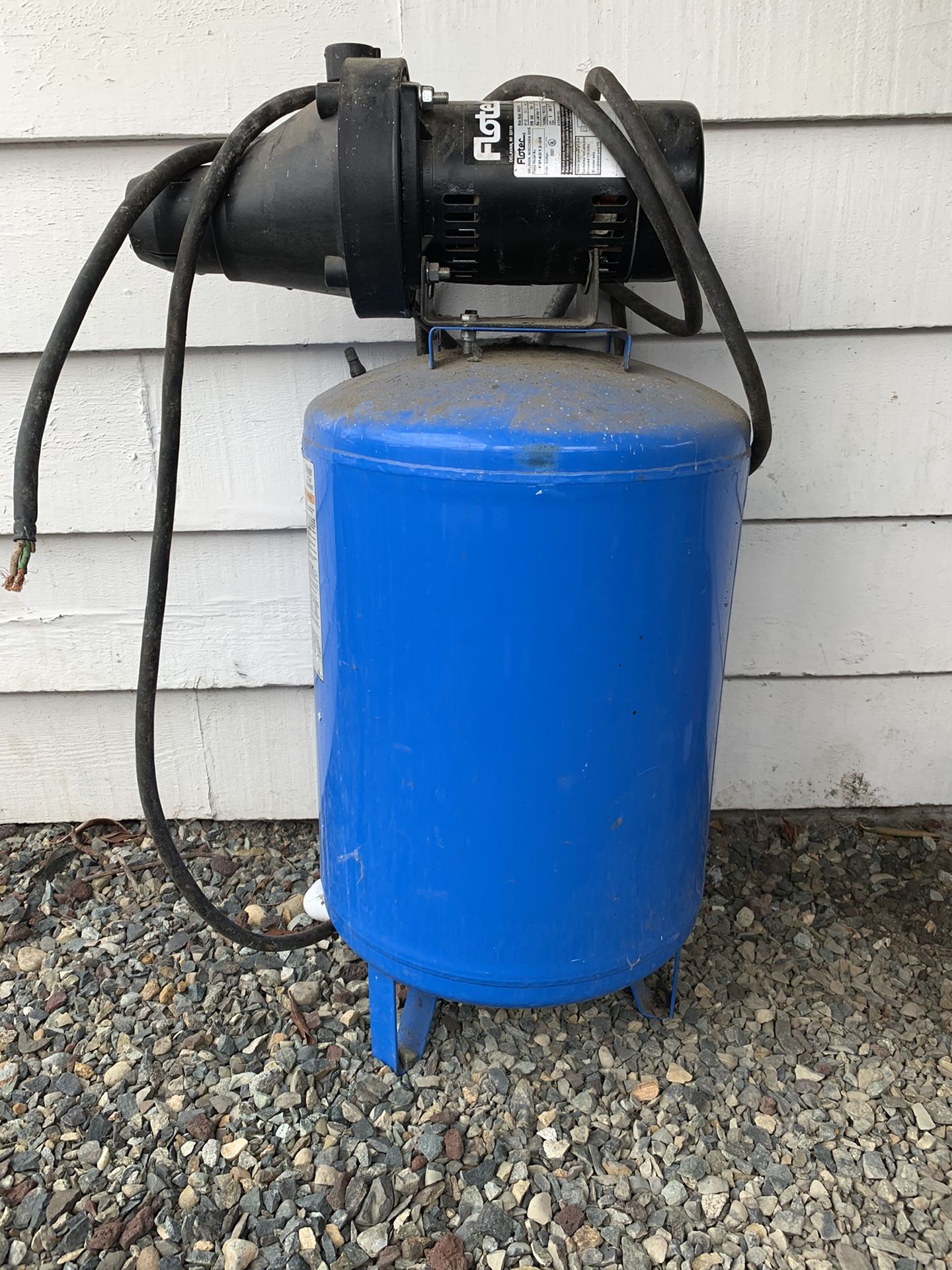Flo Tech water pressure tank for Sale in Black Diamond, WA - OfferUp