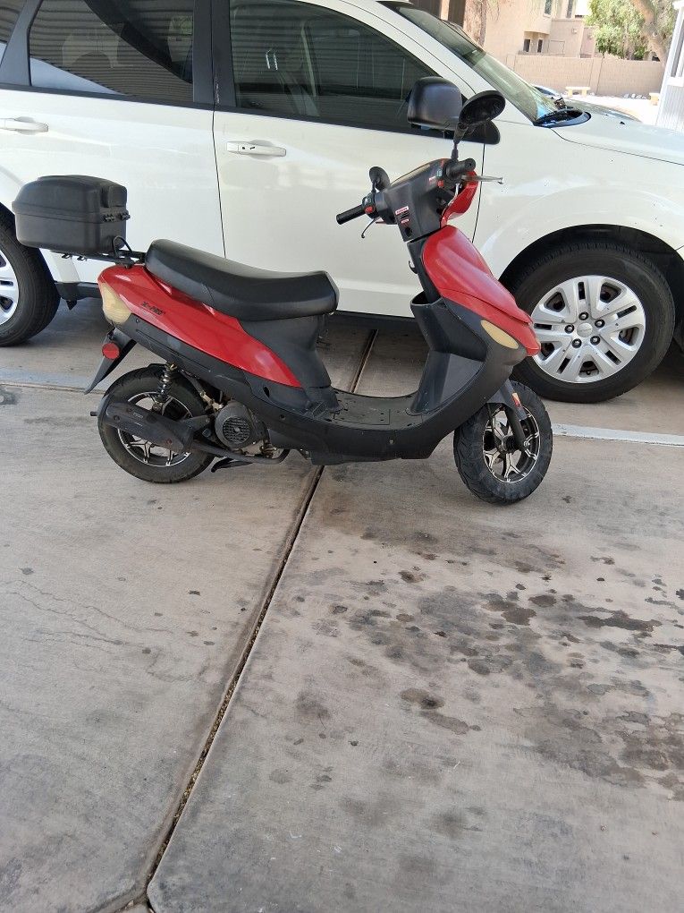 XPRO MAUI MOPED for Sale in Mesa, AZ - OfferUp