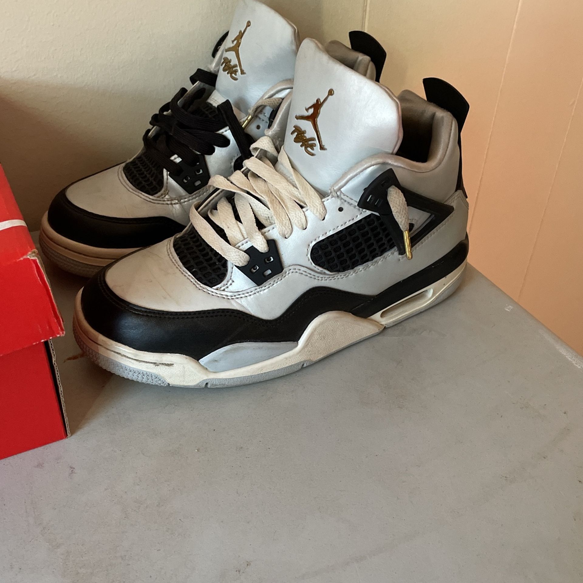 Jordan 4 Gold Platinum