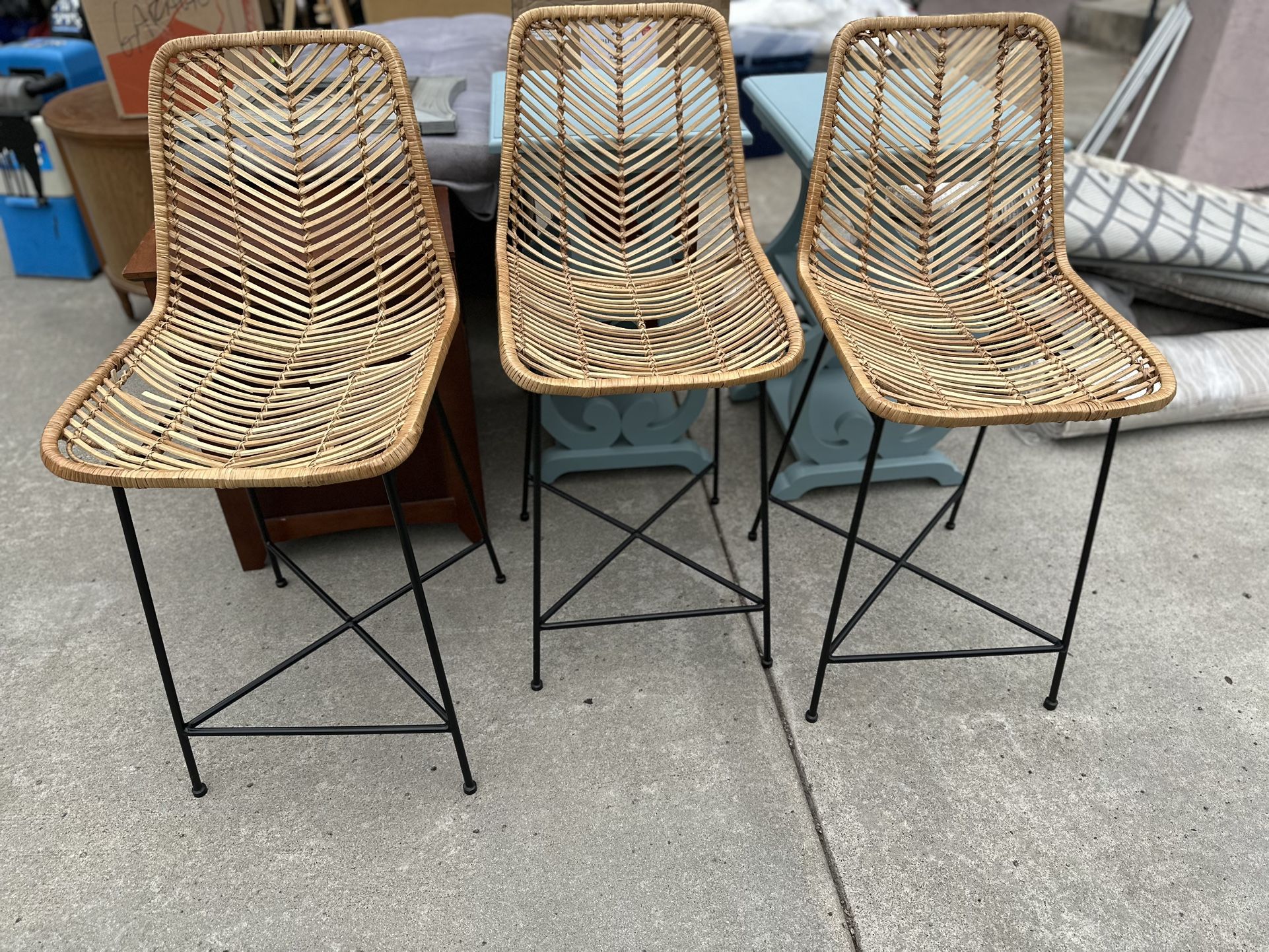 FREE FURNITURE + MORE - EVERYTHING MUST GO TODAY for Sale in San Diego ...