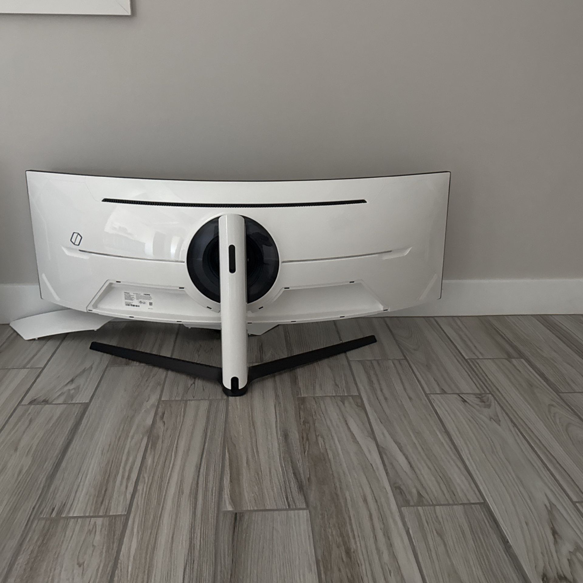 SAMSUNG 49" Odyssey Neo G9 Series G95NA 4K UHD Curved Gaming Monitor ...