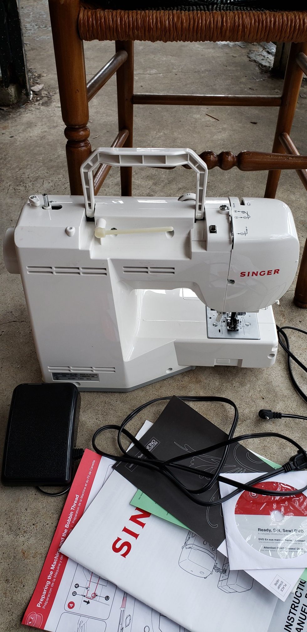 Singer Stylist 7258 Sewing Machine for Sale in Washington, DC - OfferUp