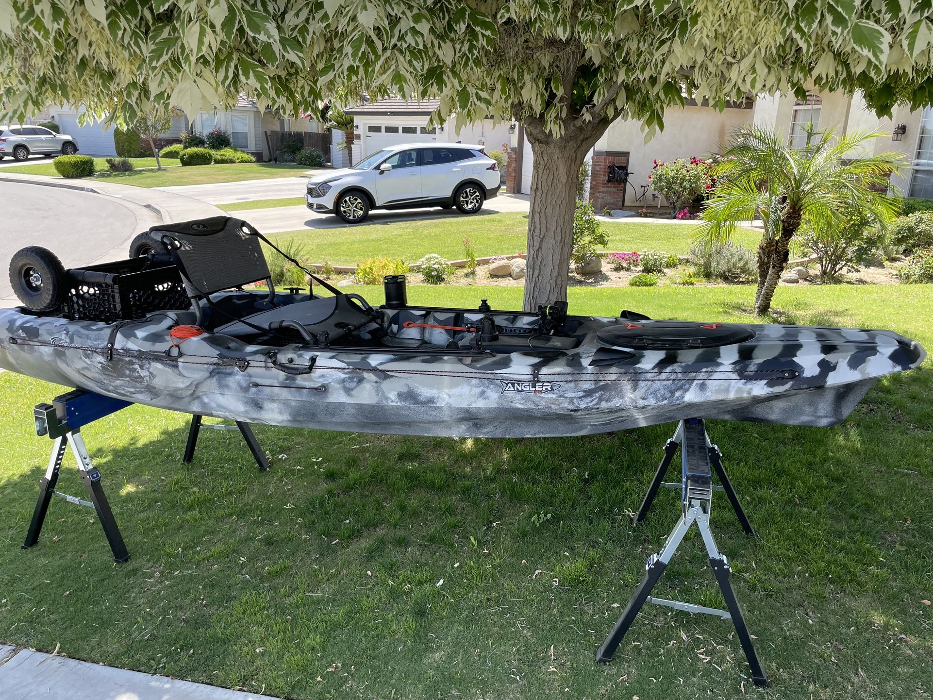 Sea stream Angler 120 Kayak for Sale in Bakersfield, CA - OfferUp