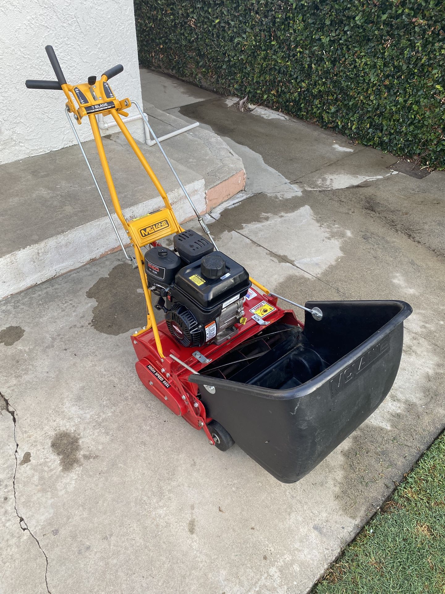 McLane Front Throw Lawnmower for Sale in Pico Rivera, CA - OfferUp