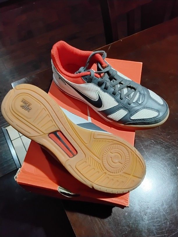 Nike Air Gato Ic Shoes Size 7 $60 (Final Sale) for Sale in Norwalk, CA ...