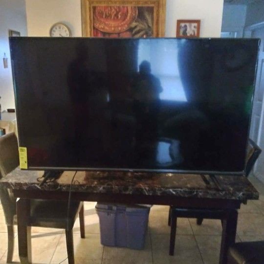 65 Inch TLC Roku Smart TV *BRAND NEW* for Sale in West Palm Beach, FL ...
