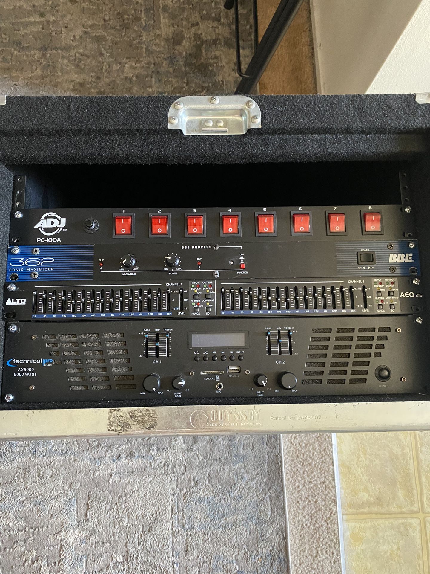 Odyssey Case/amp Rack for Sale in La Habra Heights, CA - OfferUp