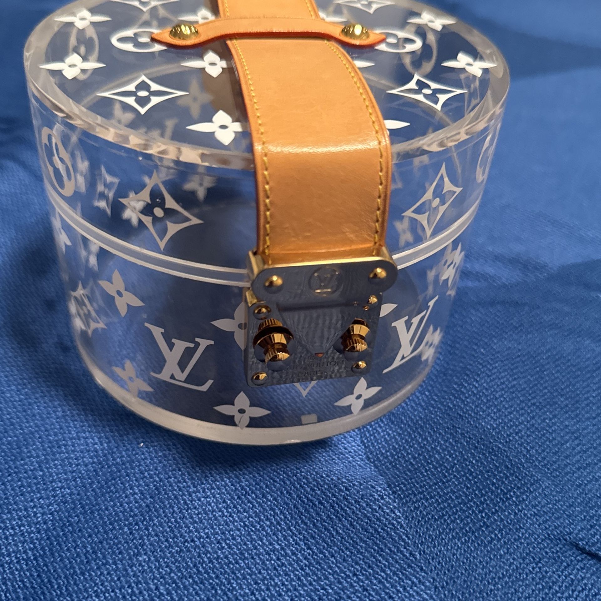 Louis Vuitton Box Scott for Sale in South Gate, CA - OfferUp