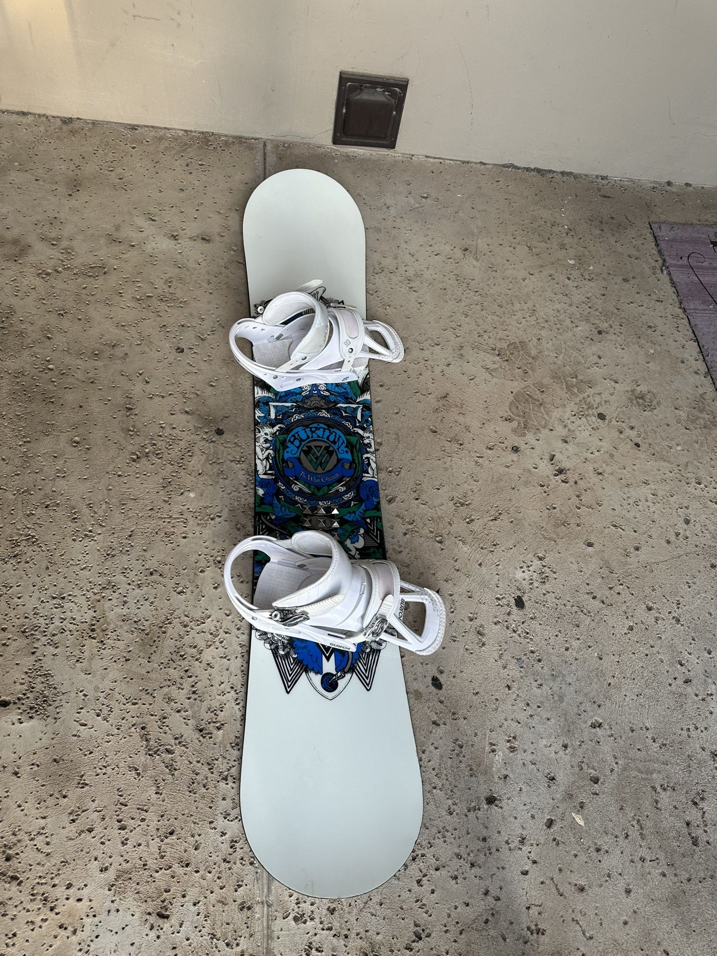 Burton 157cm The White Collection Men’s snowboard with Burton bindings ...