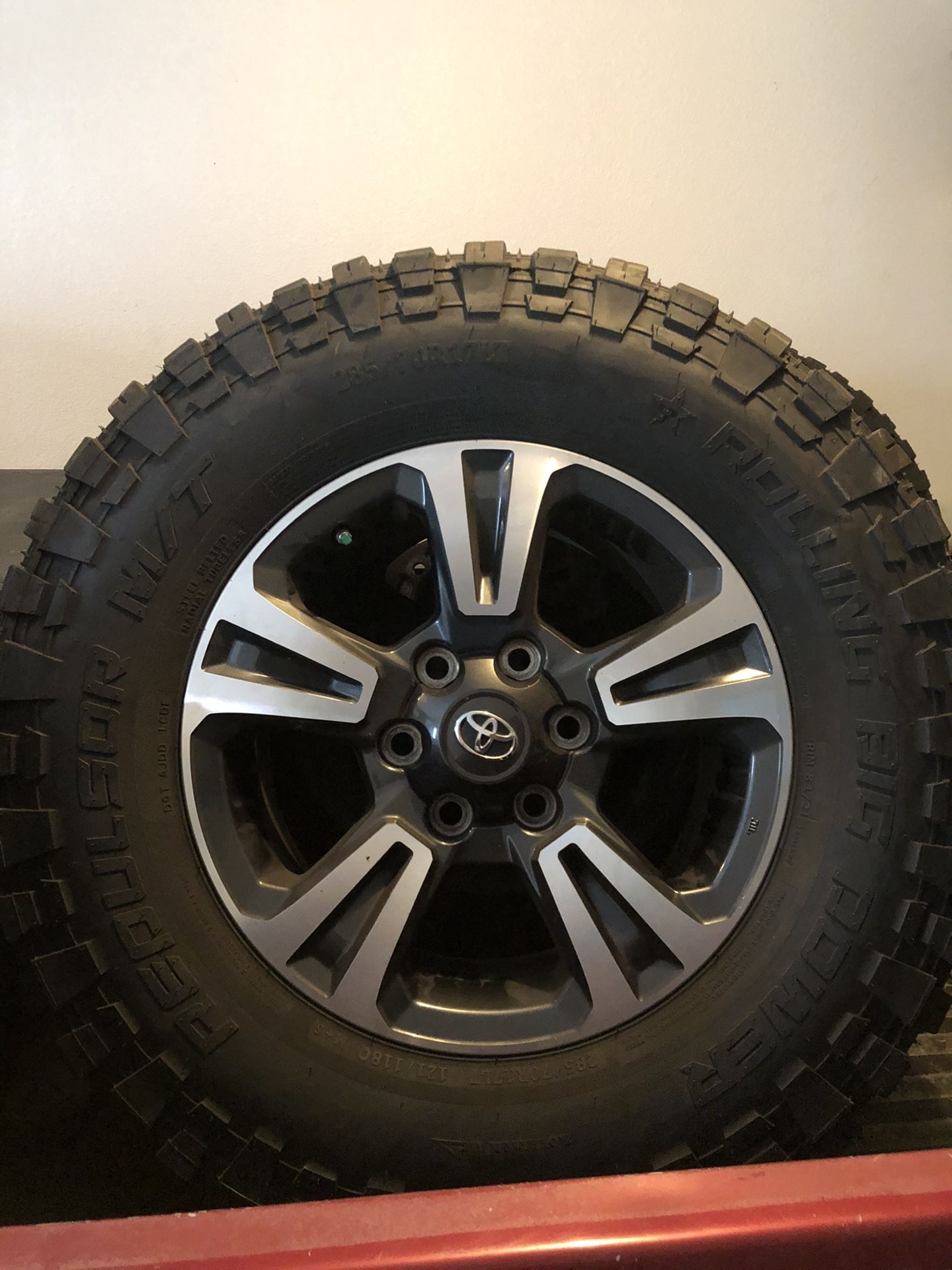 285/70/17 tires for Sale in Glenwood, OR - OfferUp