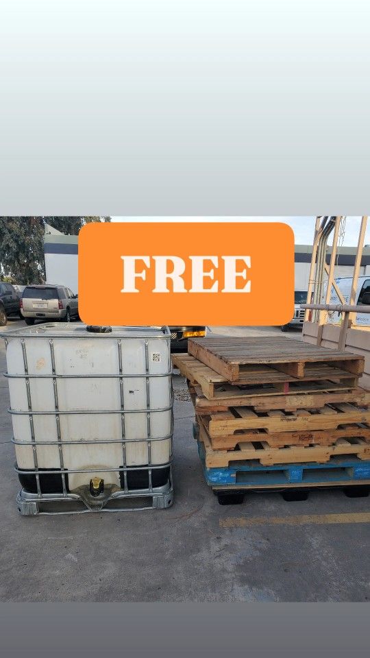 Free Totes & Pallets for Sale in Santee, CA - OfferUp