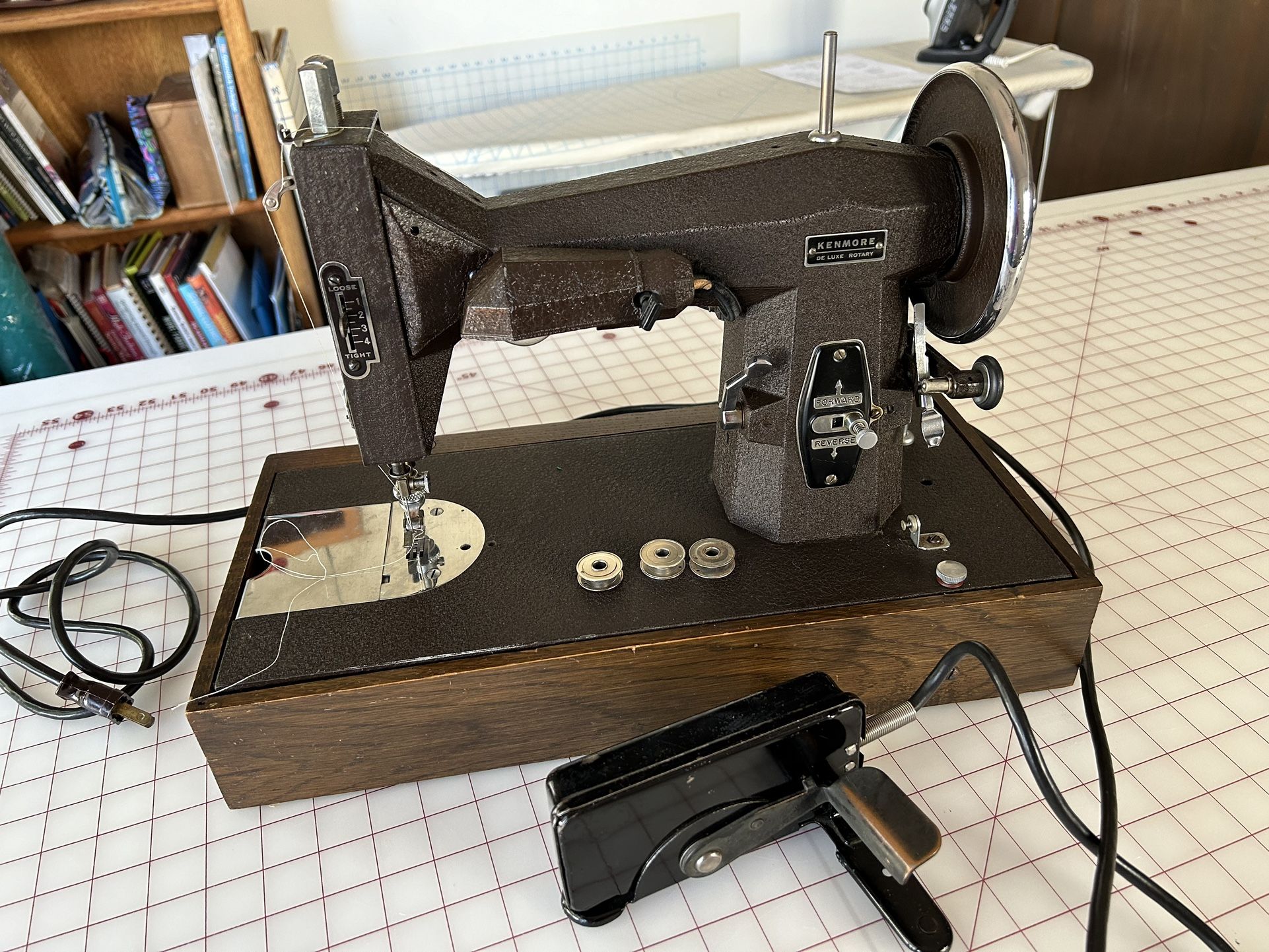 Kenmore 117 812 Rotary Sewing Machine for Sale in Long Beach, CA - OfferUp