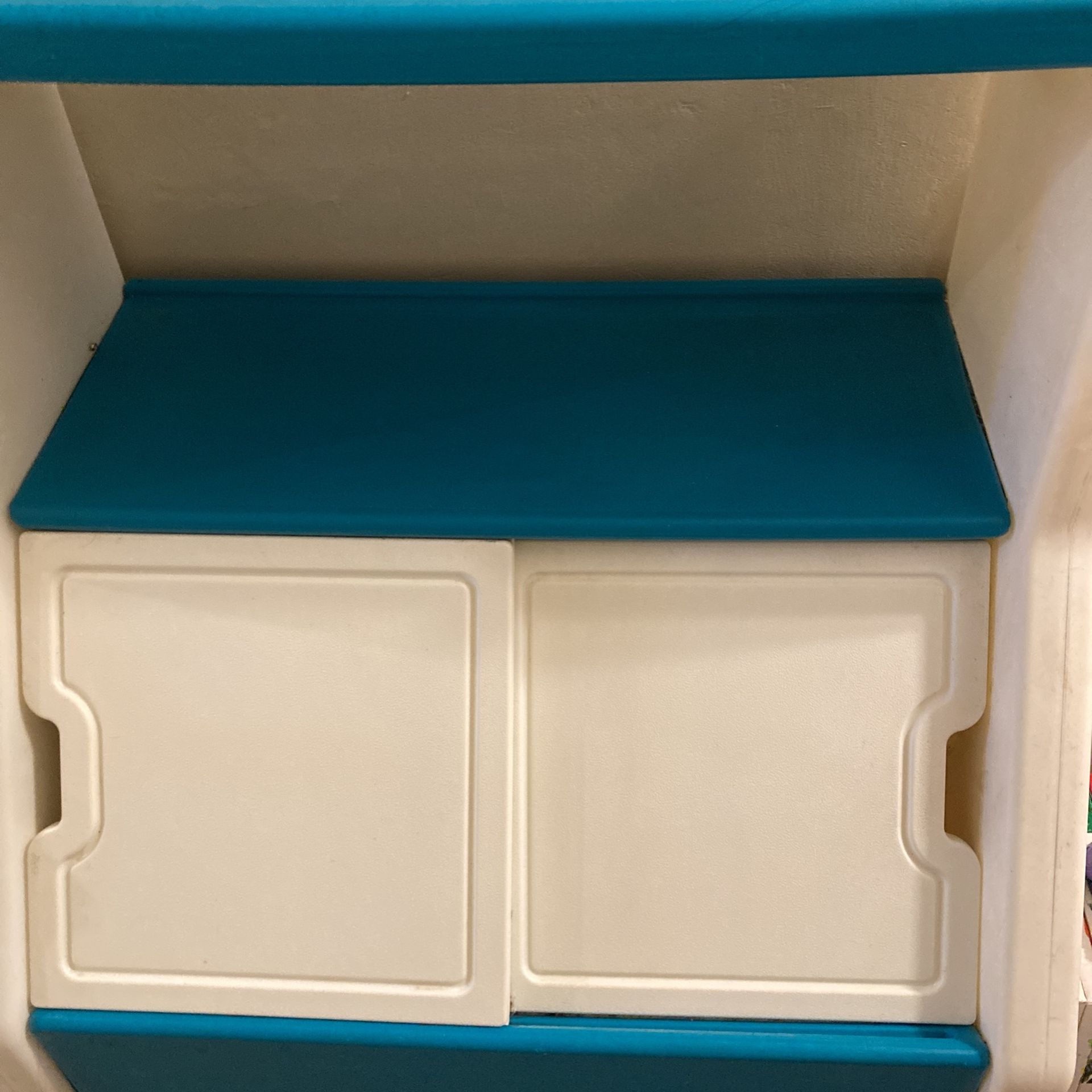 Little Tikes toy box vintage bookcase shelf White And Teal RARE NICE. for Sale in Wakefield RI OfferUp