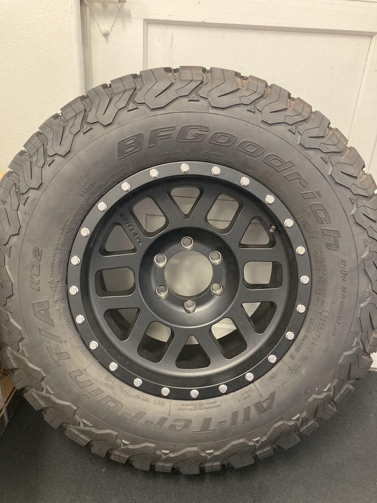 BFGOODRICH ALL-TERRAIN T/A KO2 + Method Race Wheels Mesh 306 Matte ...