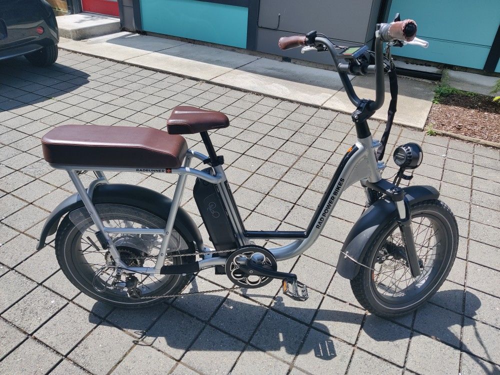 Lightly Used Radrunner Plus for Sale in Seattle, WA - OfferUp