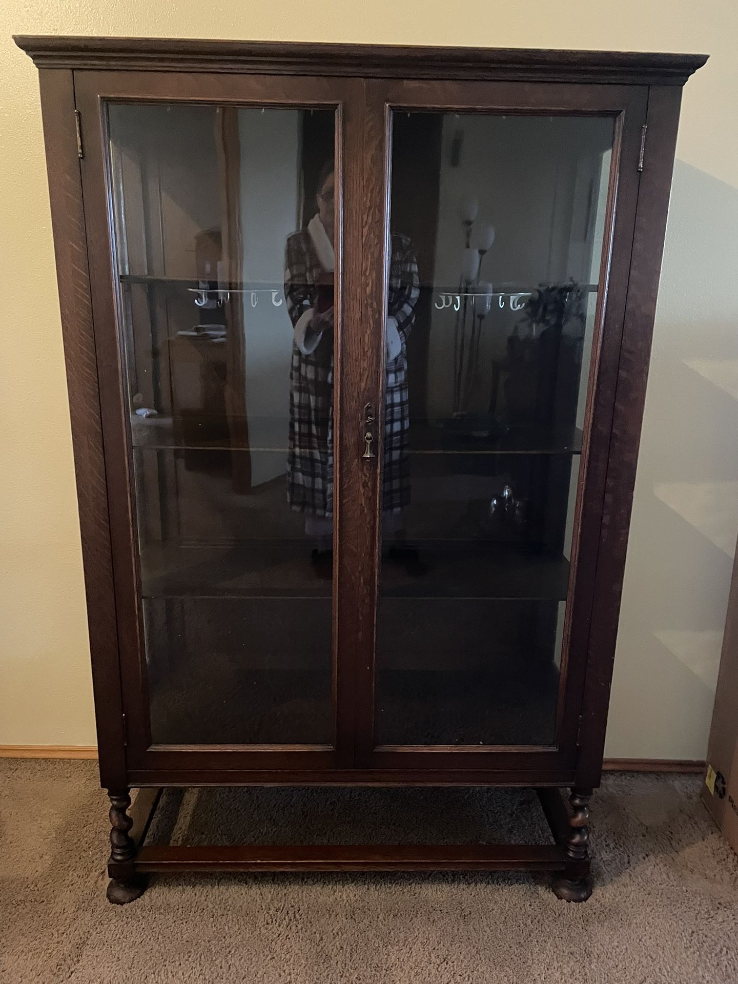 Vintage China Cabinet Display Case for Sale in Edmonds, WA - OfferUp