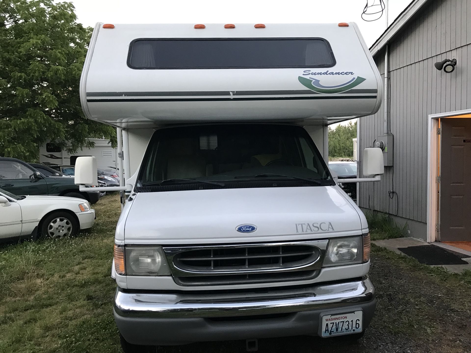 2000 Ford E450 Sundancer Motorhome v10 gasoline . Low 27,000 miles ...