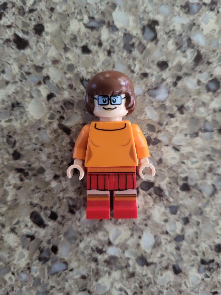 Lego Velma Scooby Doo Minifigure for Sale in Artesia, CA - OfferUp
