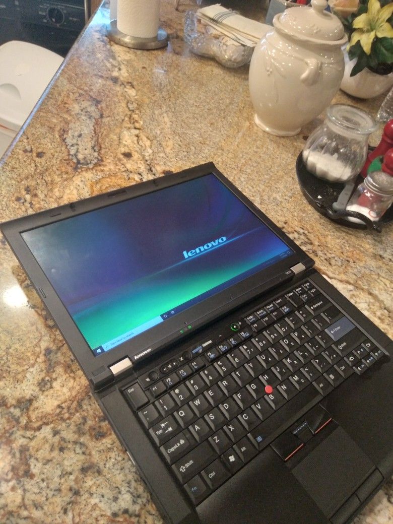 Linovo Laptop 14" I5 ,8 Gigs fast & Powerful Buss Or College Ready ,LED ...