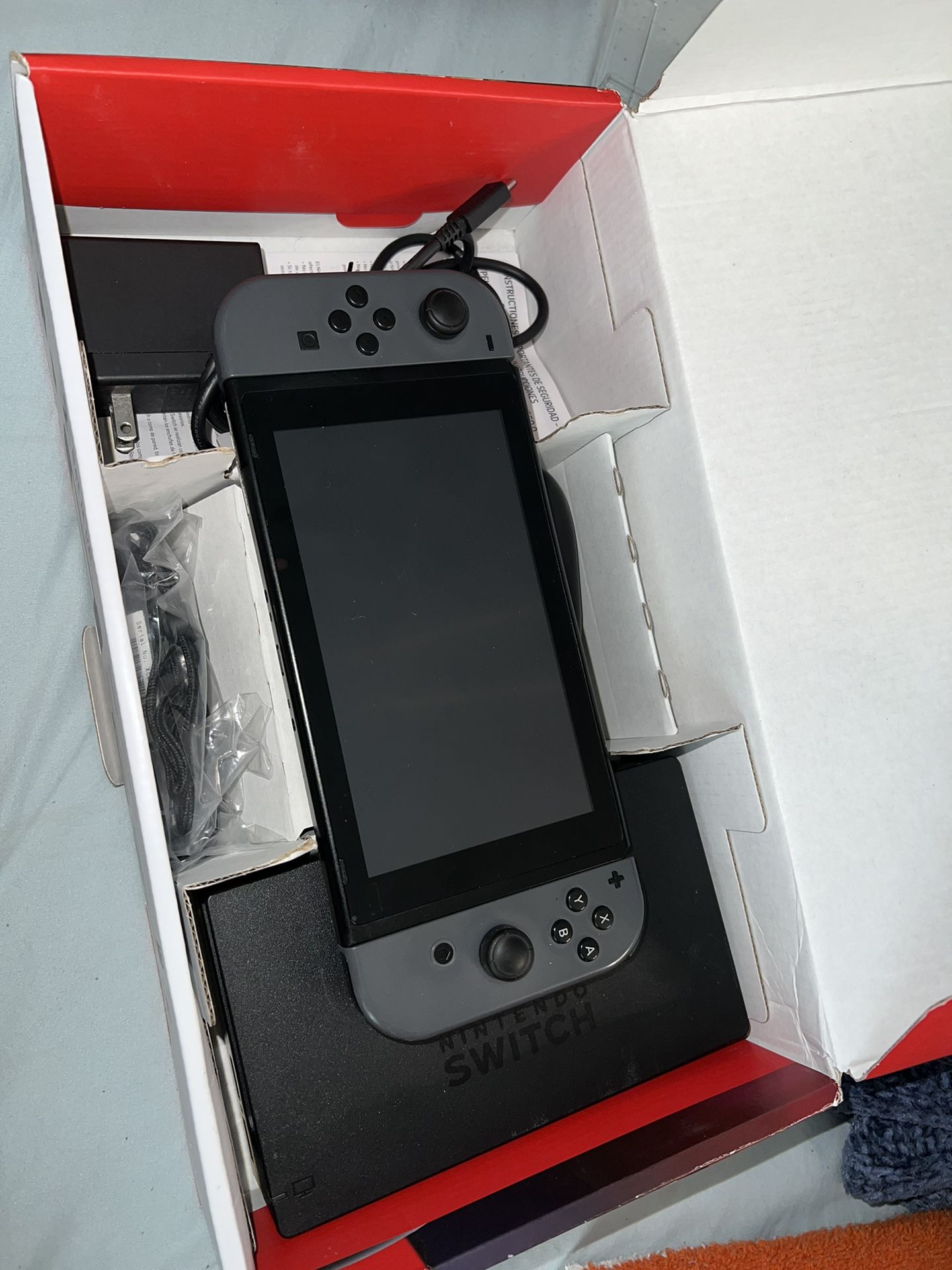 Nintendo switch With Gray joy-cons for Sale in Houston, TX - OfferUp