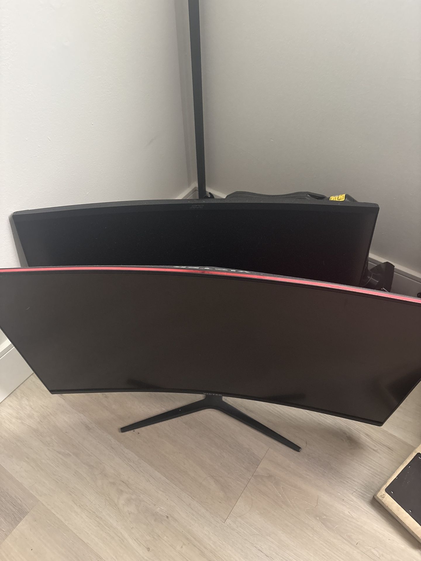 2x 34” Curved 2540x1440 144hz Monitors for Sale in Costa Mesa, CA - OfferUp