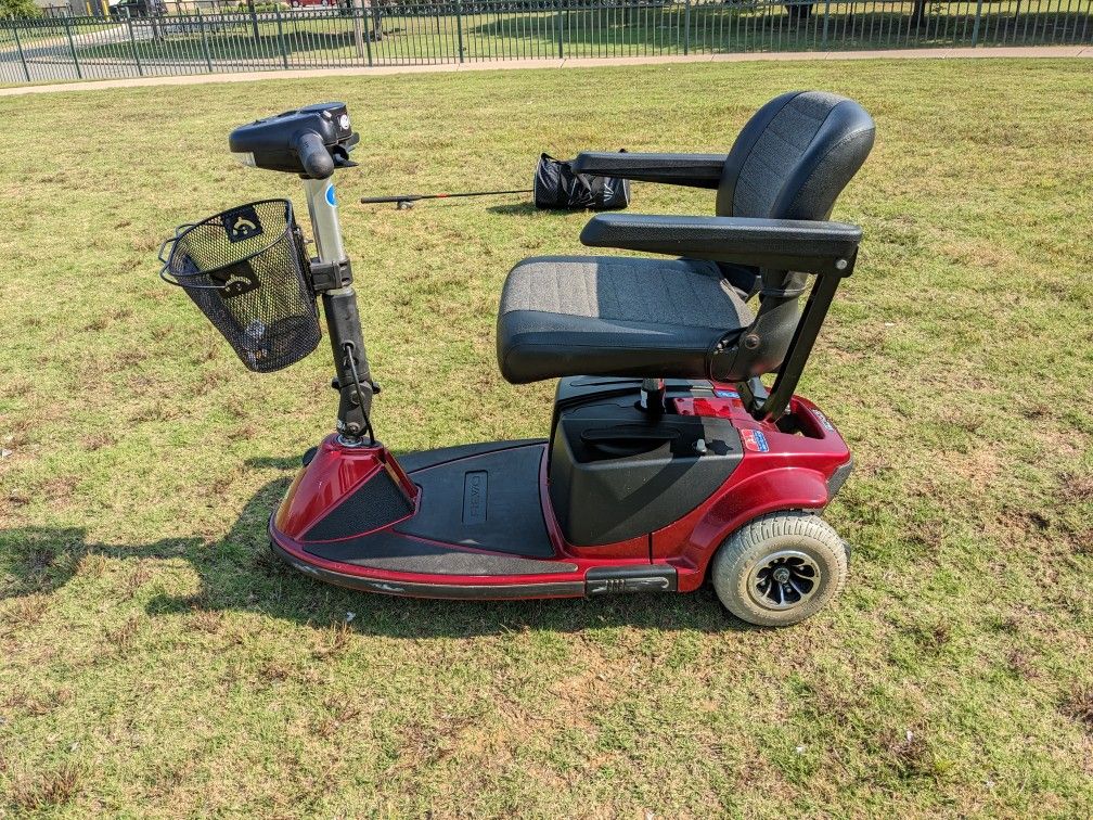 REVO Mobility Scooter for Sale in Dallas, TX - OfferUp