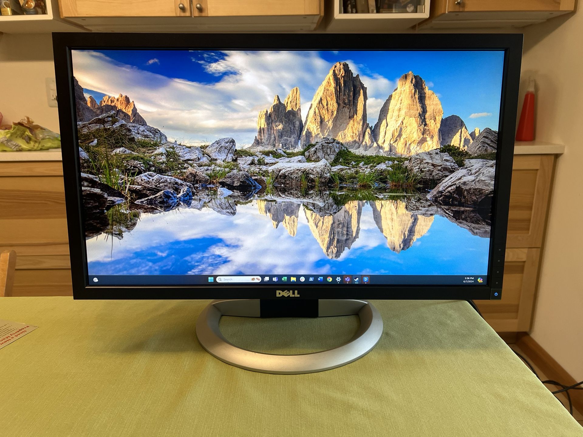 Dell 24” Widescreen Full HD W-LED LCD Monitor for Sale in San Diego, CA ...