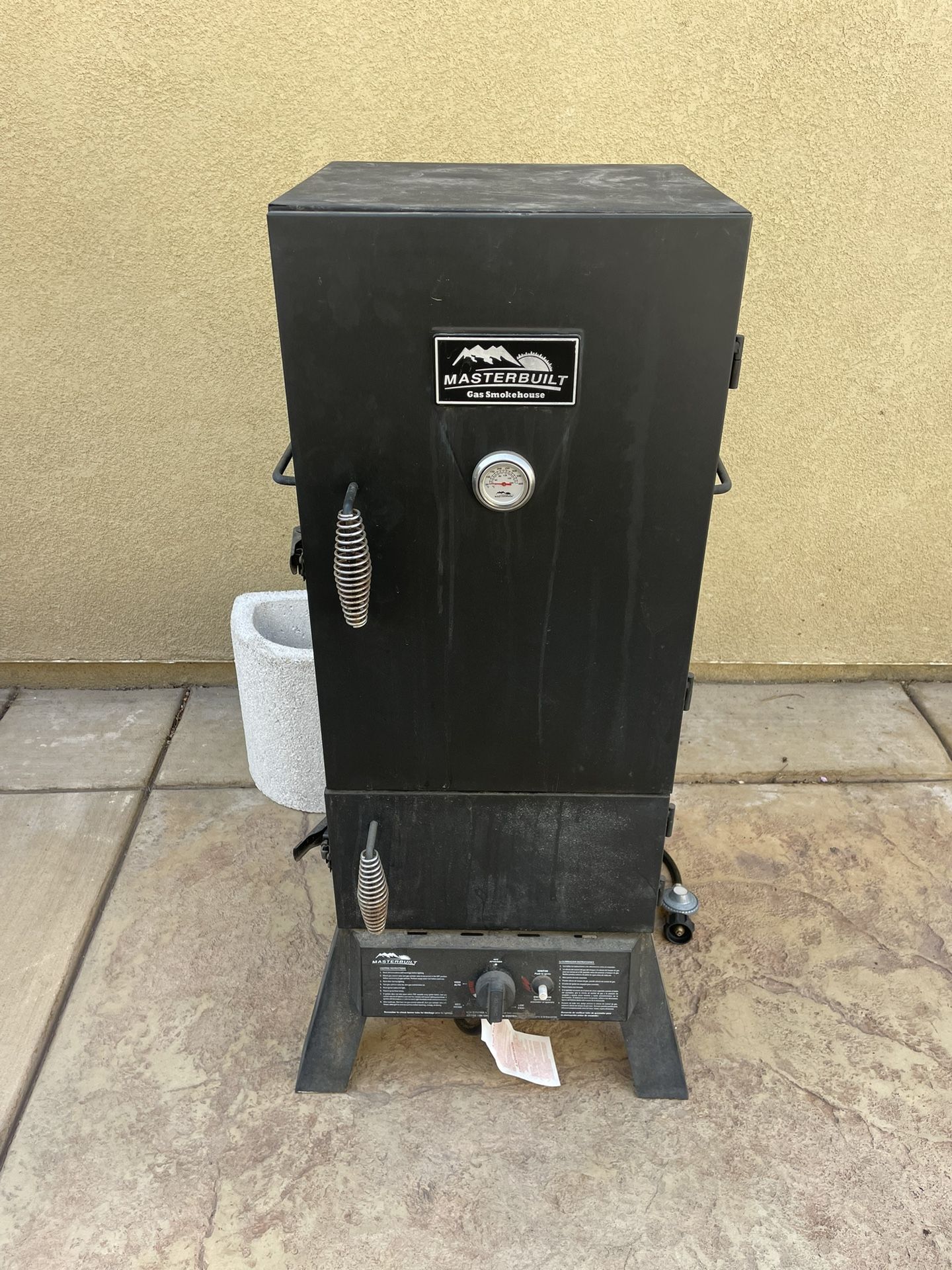 FREE. MASTERBUILT PROPANE SMOKER for Sale in Temecula, CA - OfferUp