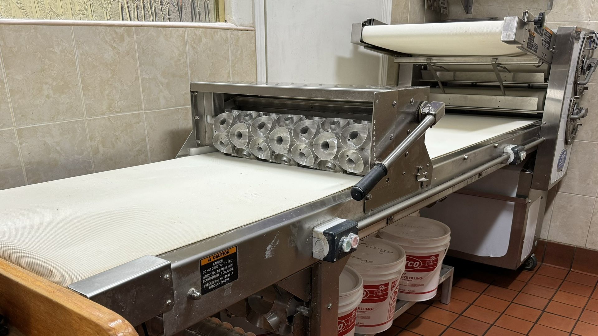 LVO SM224-9 Sheeter/Moulder Production Table for Sale in Long Beach, CA ...