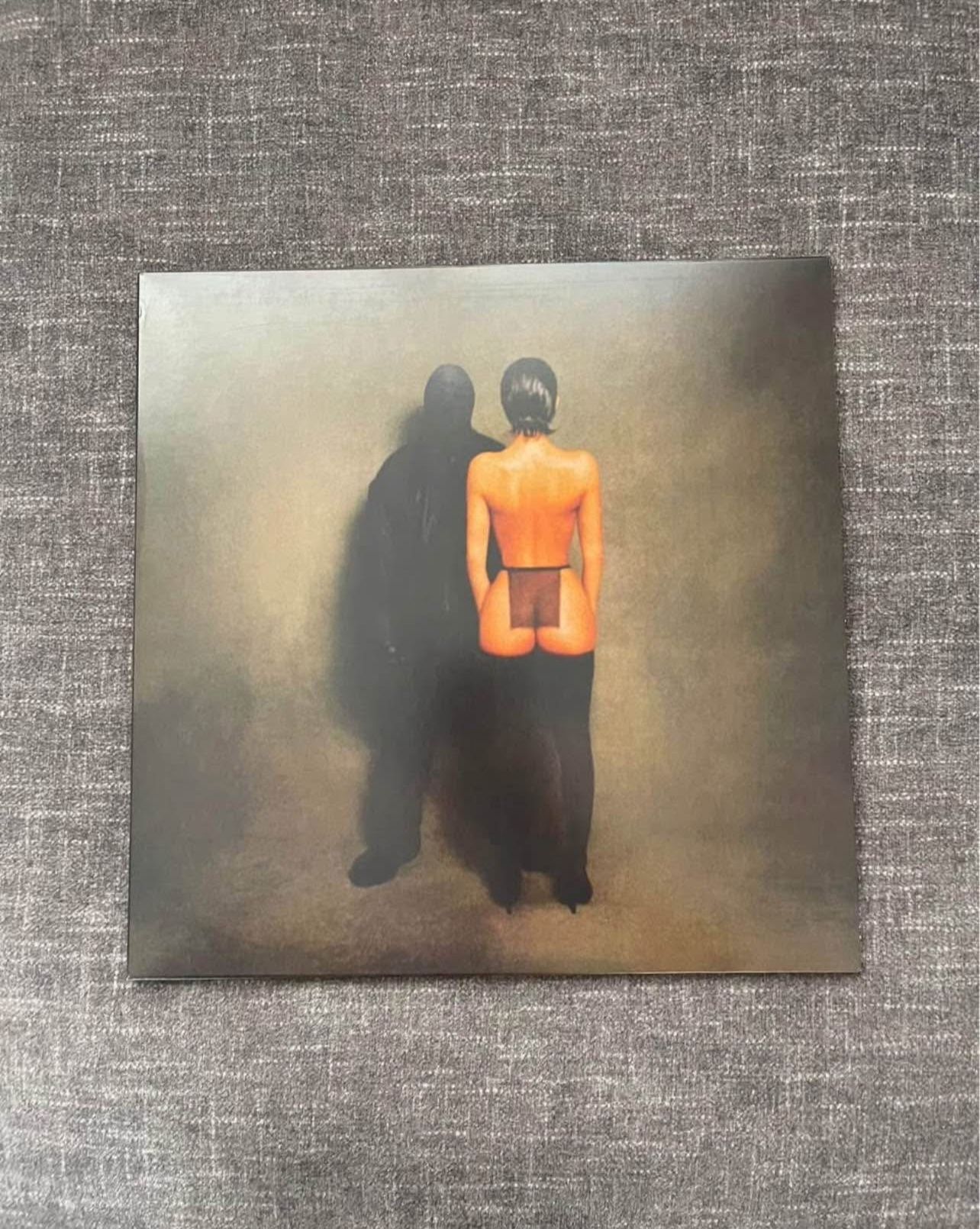 Kanye/Ye Vultures 1 LP Vinyl for Sale in Glendale, AZ - OfferUp