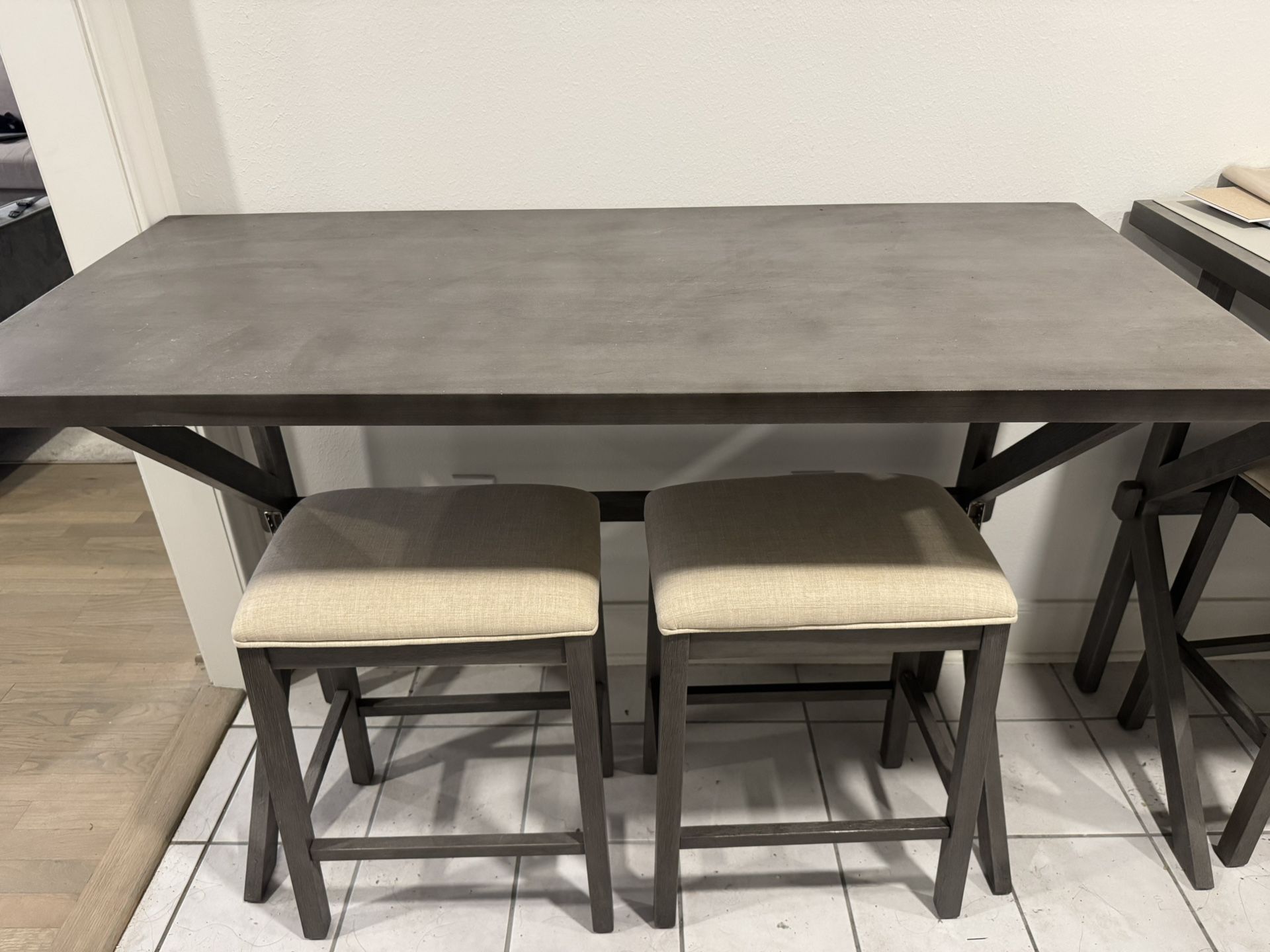 Desk and stool set for Sale in Houston, TX - OfferUp
