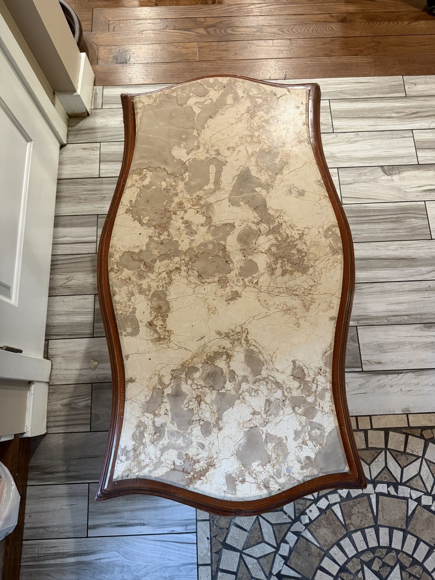 Antique Style Coffee Table for Sale in Los Angeles, CA - OfferUp