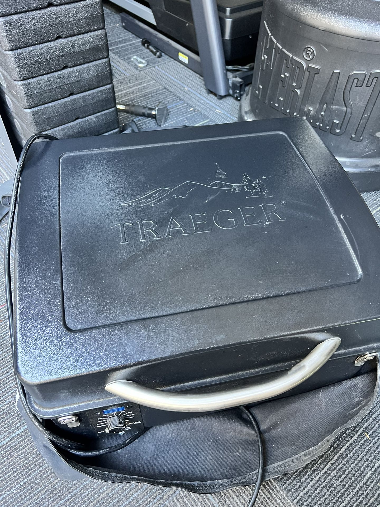 Traeger Scout Ranger Table Top Smoker for Sale in Wollochet, Washington ...