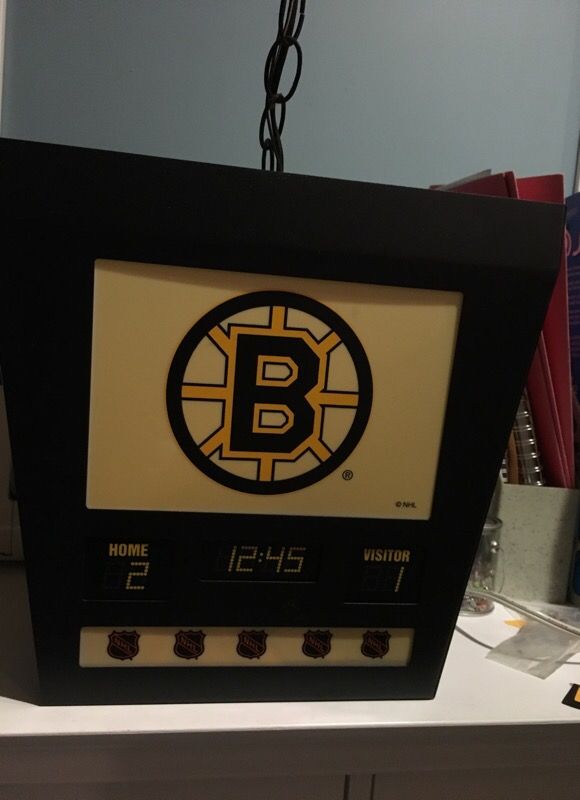 Boston bruins hanging scoreboard light for Sale in Sterling, MA - OfferUp