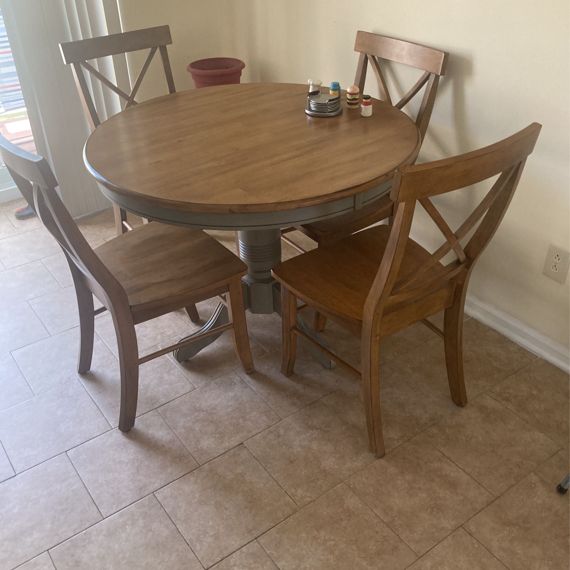 42 Inch Kitchen Table And 4 Chairs for Sale in Virginia Beach, VA - OfferUp