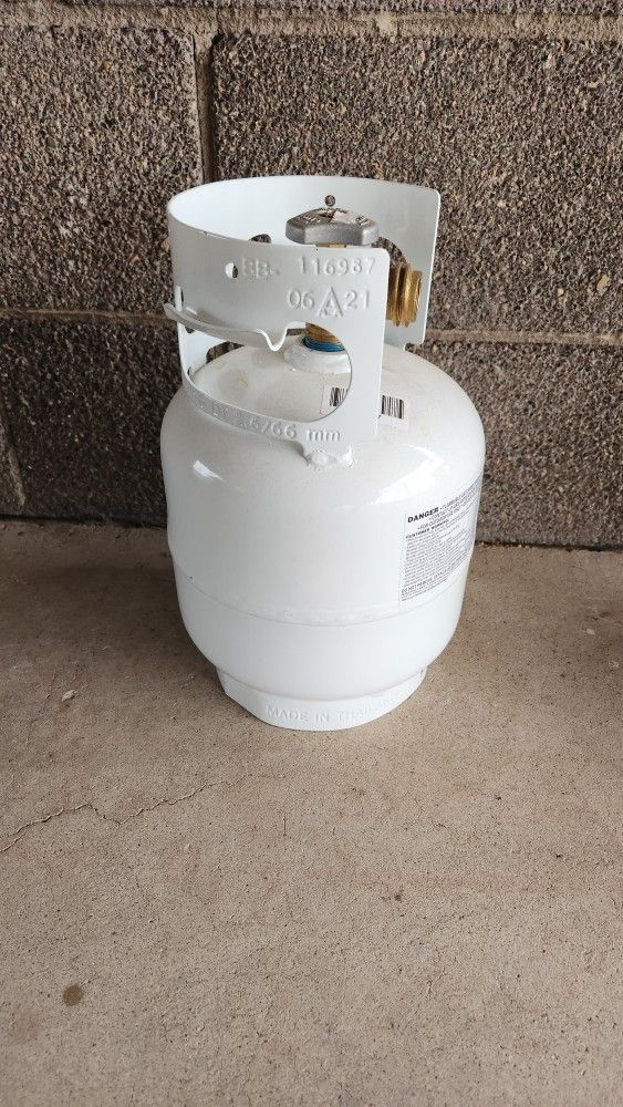 Flame king 5 Lb Propane Tank for Sale in Phoenix, AZ - OfferUp