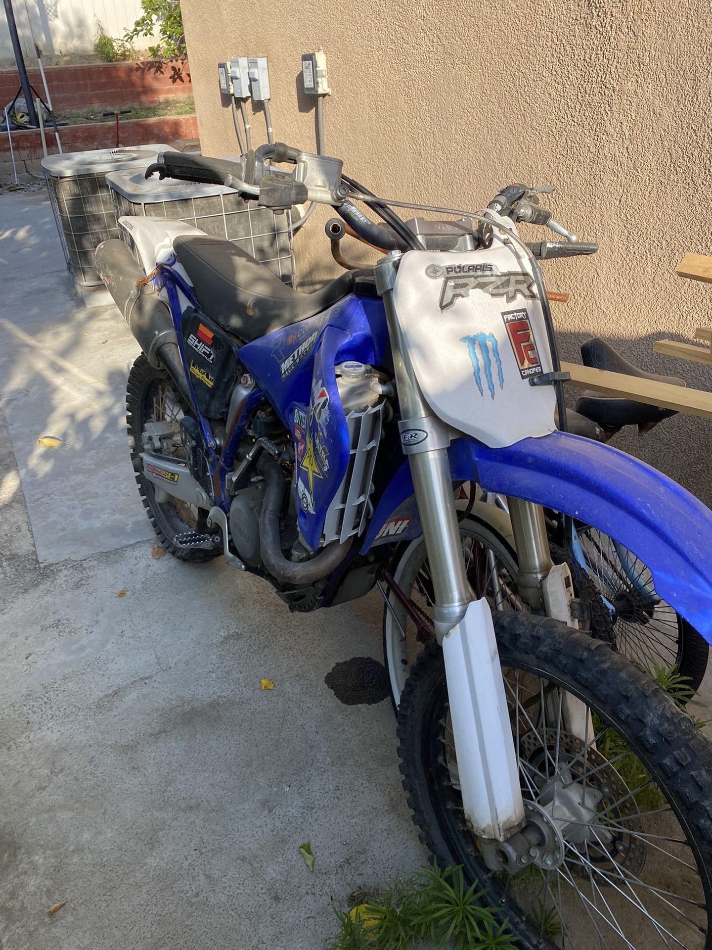 1999 yz400f dirt bike for Sale in Redlands, CA - OfferUp