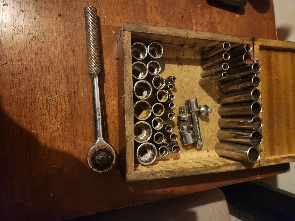 Craftsman Socket Set for Sale in Buffalo Grove, IL - OfferUp