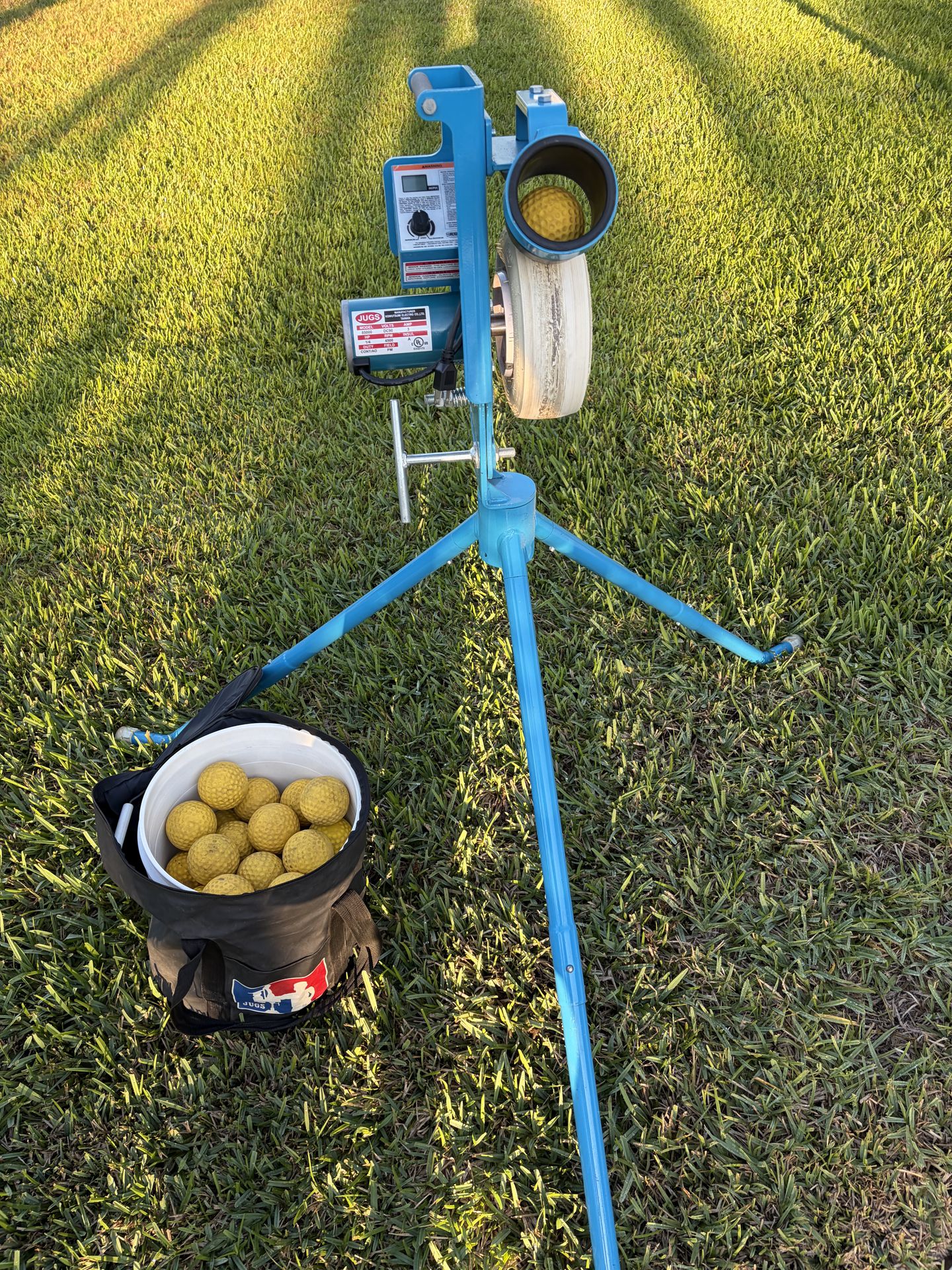 JUGS PS50 Pitching Machine with Balls for Sale in Fort Lauderdale, FL ...