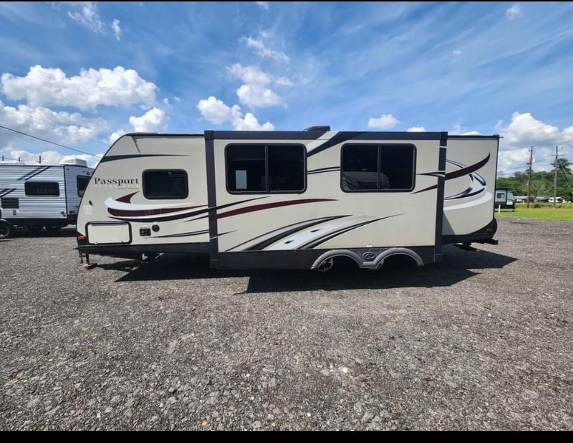 2017 Keystone Passport Camper for Sale in Matteson, IL - OfferUp