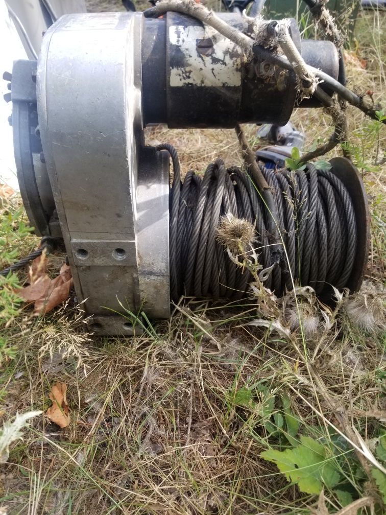 Belleview Winch 5721 8000lb Winch for Sale in Yelm, WA - OfferUp
