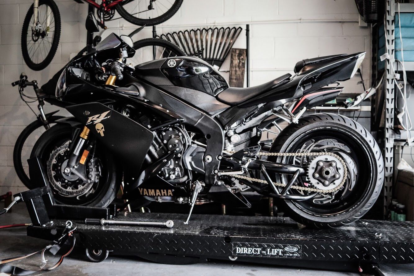 Yamaha R1 Yzf-R1 2008 Raven Edition with 240 Single sided swing arm kit ...