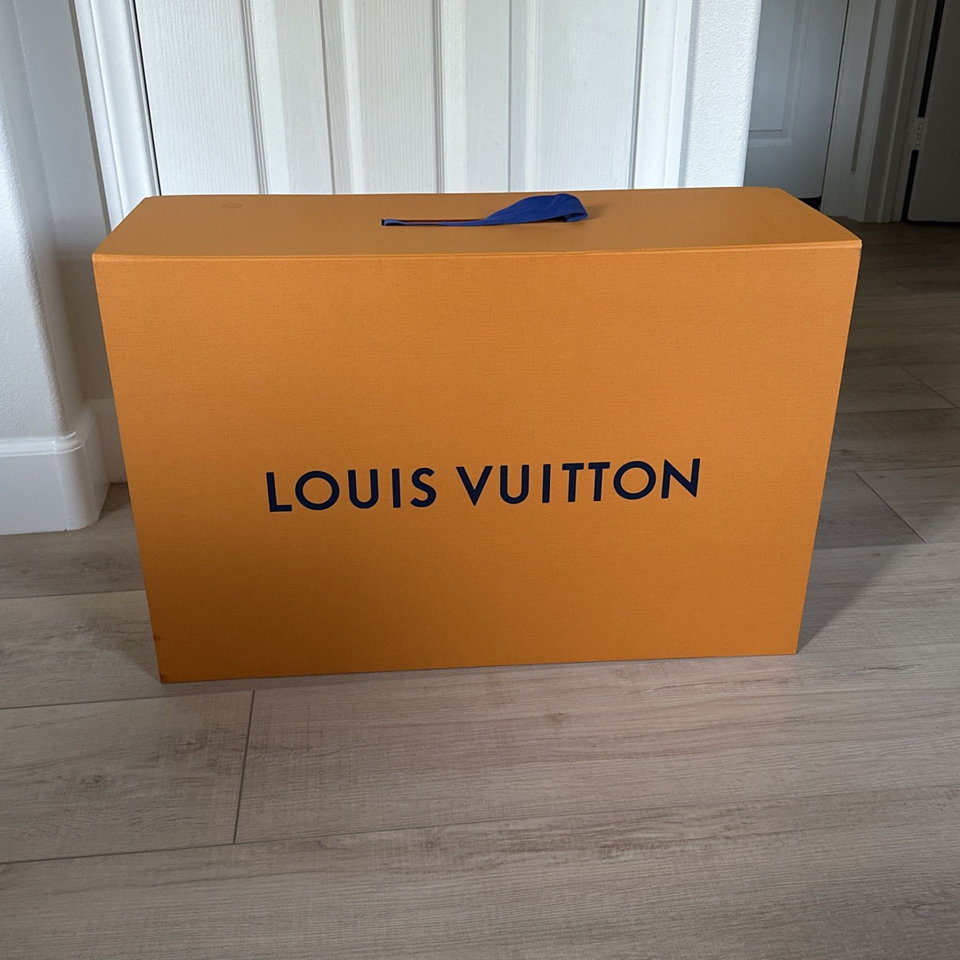 LARGE Authentic LOUIS VUITTON LV Gift Box Magnetic Large18.5x28x11 ...