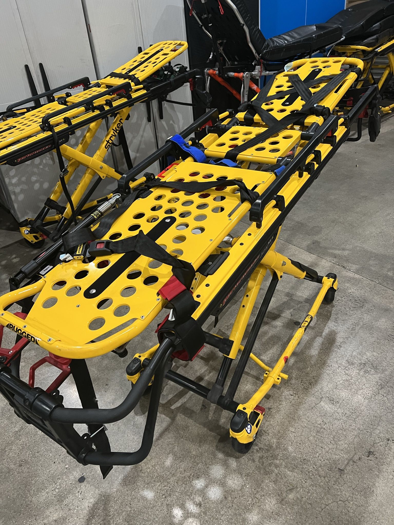 Stryker Performance Pro XT Gurney for Sale in San Fernando, CA - OfferUp